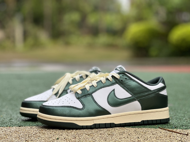 Dunk Low 'Vintage Green' - WellKicks.com
