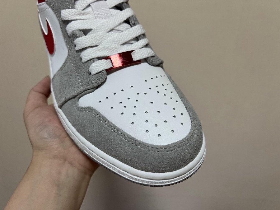 Air Jordan 1 Low SE 'Light Smoke Grey Gym Red' - WellKicks.com