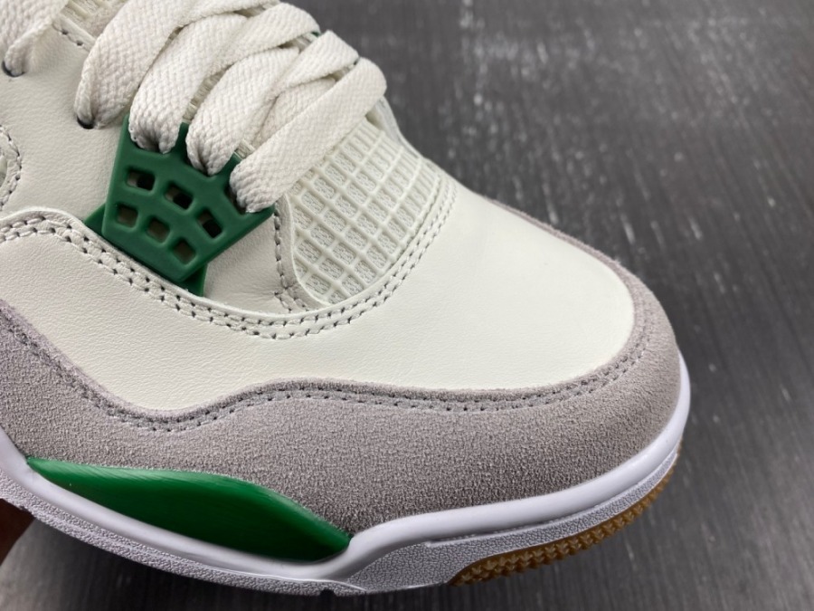 Nike SB x Air Jordan 4 Retro 'Pine Green' - WellKicks.com