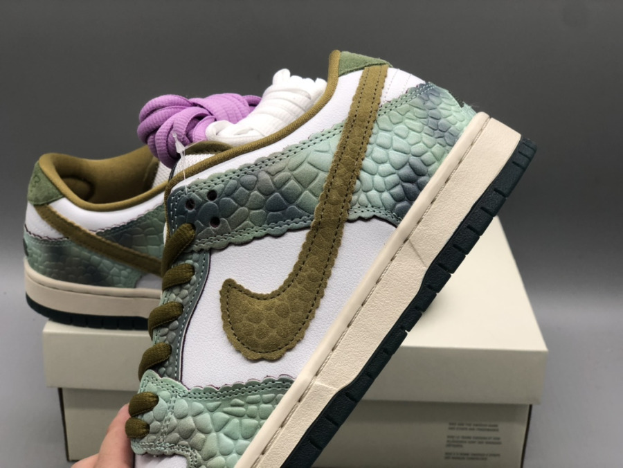 Alexis Sablone x Dunk Low SB 'Chameleon' - WellKicks.com